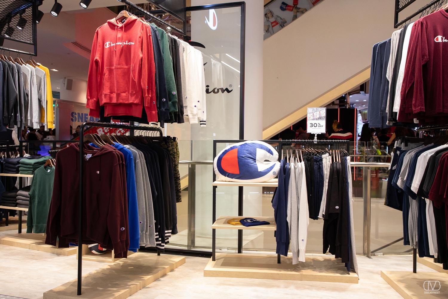 สปอร์ตมอลล์สาขาพารากอน พลิกโฉมใหม่ รีแบรนด์อย่างยิ่งใหญ่ - Soul4Street